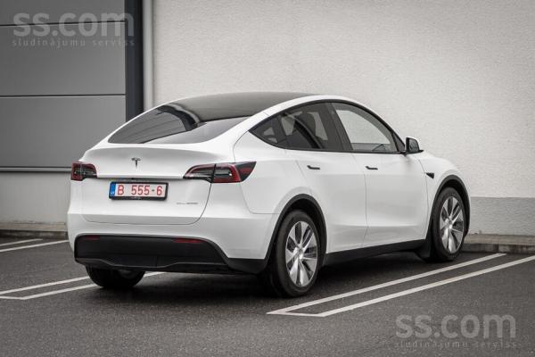 Balts Tesla Model Y 2022 Rīga, ar dzinēja tilpumu 0.00 L un nobraukumu 0 tūkst. km par 30550 €, foto 4 vietnē AUTOMOTO.COM.LV
