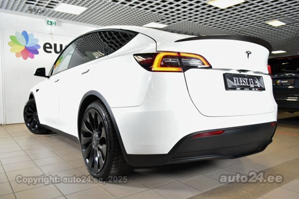 Balts Tesla Model Y 2022 Tallina, ar dzinēja tilpumu 0.00 L un nobraukumu 70 tūkst. km par 39890 €, foto 2 vietnē AUTOMOTO.COM.LV