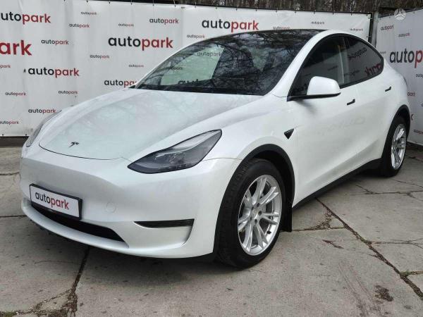 Balts Tesla Model Y 2022 Viļņa, ar dzinēja tilpumu 0.00 L un nobraukumu 33 tūkst. km par 34900 €, foto 1 vietnē AUTOMOTO.COM.LV