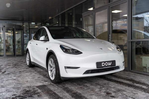 White Tesla Model Y 2022 in Vilnius, with an engine capacity of 0.00 L and mileage of 160 thousand km for 29500 €, photo 1 on AUTOMOTO.COM.LV
