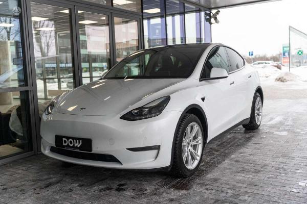White Tesla Model Y 2022 in Vilnius, with an engine capacity of 0.00 L and mileage of 160 thousand km for 29500 €, photo 2 on AUTOMOTO.COM.LV