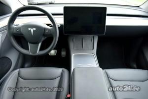 White Tesla Model Y 2022 in Tallinn, with an engine capacity of 0.00 L and mileage of 81 thousand km for 38990 €, photo 8 on AUTOMOTO.COM.LV
