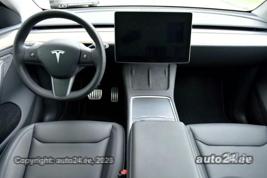 White Tesla Model Y 2022 in Tallinn, with an engine capacity of 0.00 L and mileage of 81 thousand km for 38990 €, photo 8 on AUTOMOTO.COM.LV