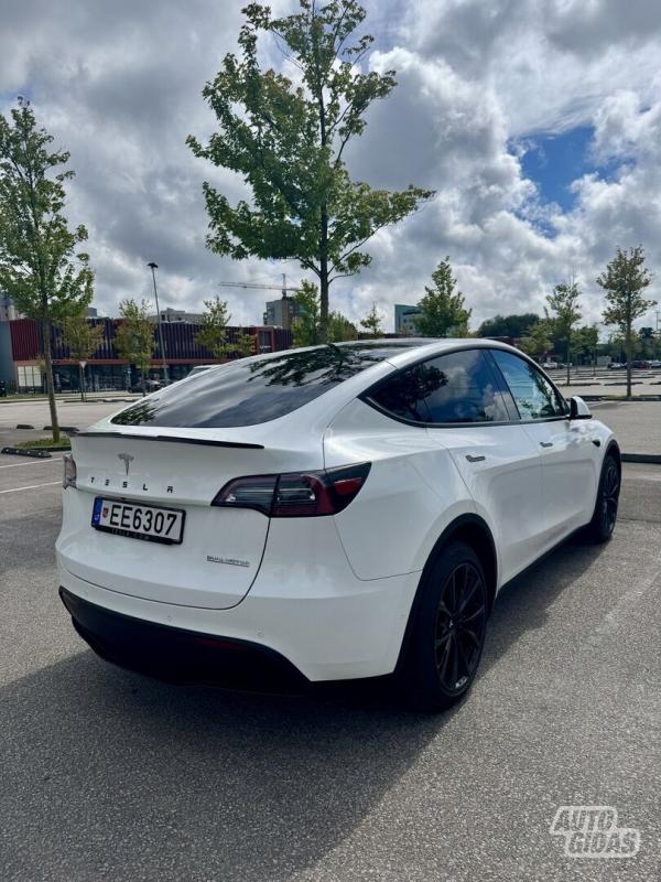 Balts Tesla Model Y 2022 Klaipėda, ar dzinēja tilpumu 0.00 L un nobraukumu 69 tūkst. km par 28900 €, foto 5 vietnē AUTOMOTO.COM.LV
