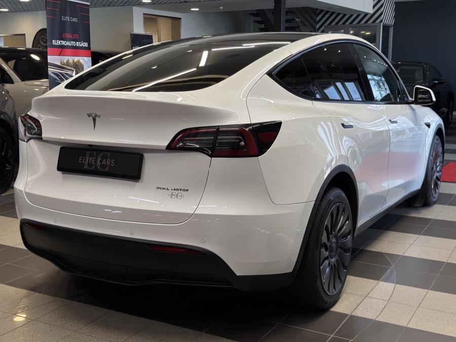 Balts Tesla Model Y 2022 Rīga, ar dzinēja tilpumu 0.00 L un nobraukumu 105 tūkst. km par 32990 €, foto 4 vietnē AUTOMOTO.COM.LV