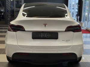 Balts Tesla Model Y 2022 Rīga, ar dzinēja tilpumu 0.00 L un nobraukumu 105 tūkst. km par 32990 €, foto 5 vietnē AUTOMOTO.COM.LV