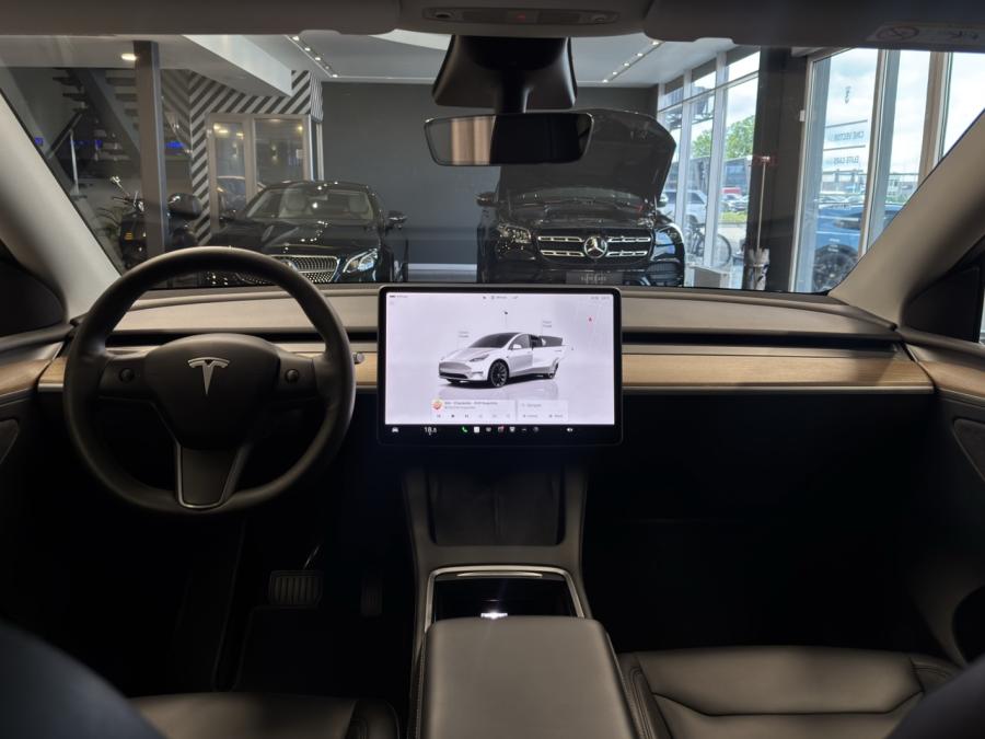 Balts Tesla Model Y 2022 Rīga, ar dzinēja tilpumu 0.00 L un nobraukumu 105 tūkst. km par 32990 €, foto 18 vietnē AUTOMOTO.COM.LV