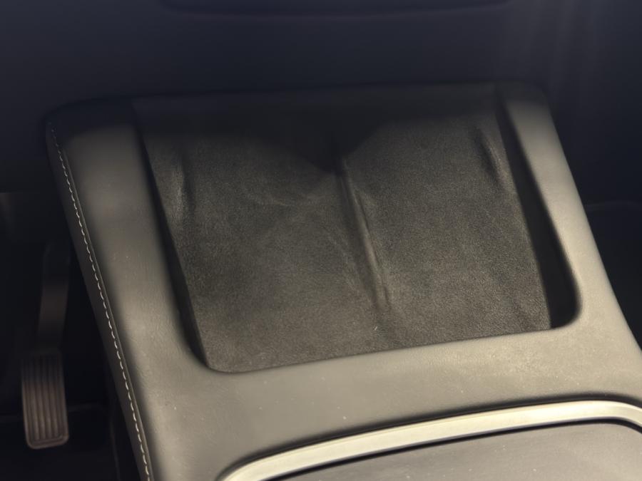Balts Tesla Model Y 2022 Rīga, ar dzinēja tilpumu 0.00 L un nobraukumu 105 tūkst. km par 32990 €, foto 20 vietnē AUTOMOTO.COM.LV