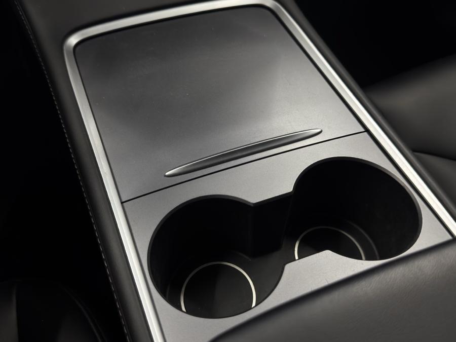 Balts Tesla Model Y 2022 Rīga, ar dzinēja tilpumu 0.00 L un nobraukumu 105 tūkst. km par 32990 €, foto 21 vietnē AUTOMOTO.COM.LV