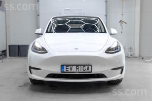 Balts Tesla Model Y 2022 Rīga, ar dzinēja tilpumu 0.00 L un nobraukumu 112 tūkst. km par 32740 €, foto 3 vietnē AUTOMOTO.COM.LV
