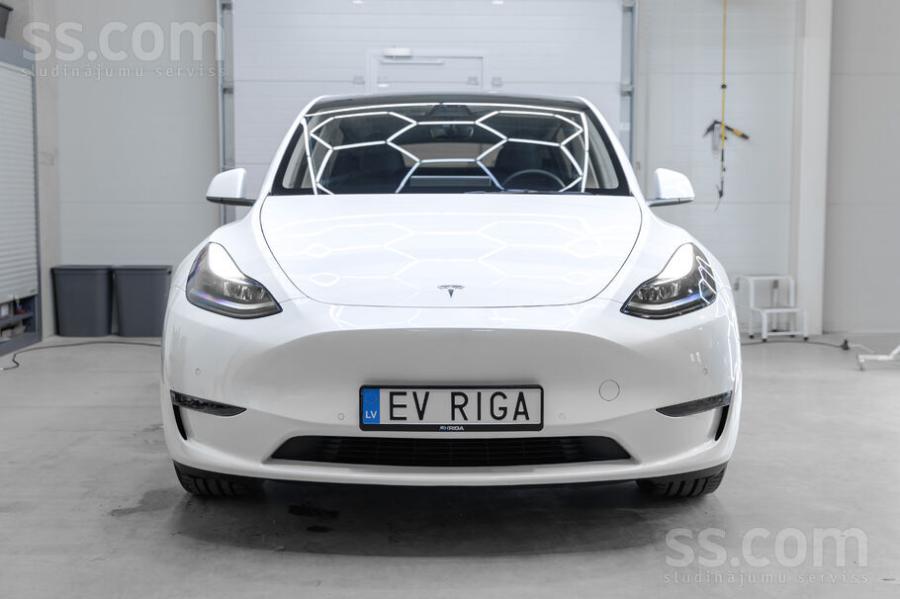 Balts Tesla Model Y 2022 Rīga, ar dzinēja tilpumu 0.00 L un nobraukumu 112 tūkst. km par 32740 €, foto 3 vietnē AUTOMOTO.COM.LV