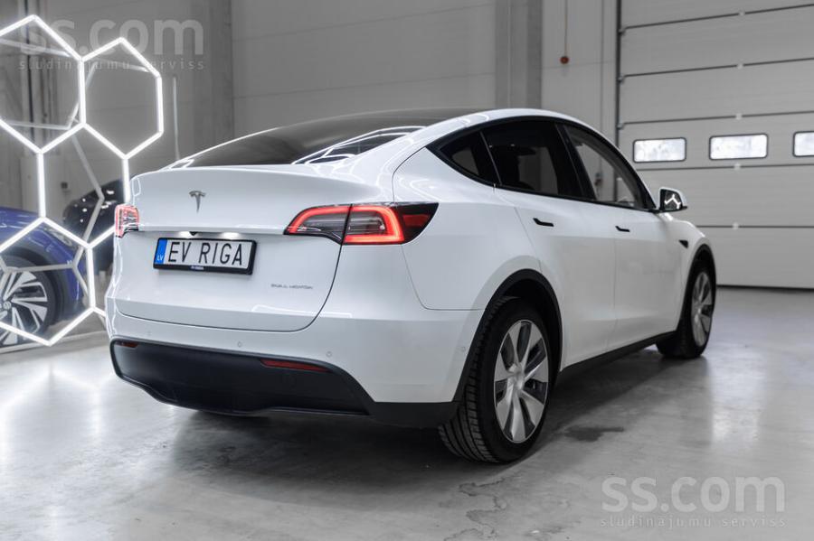 Balts Tesla Model Y 2022 Rīga, ar dzinēja tilpumu 0.00 L un nobraukumu 112 tūkst. km par 32740 €, foto 8 vietnē AUTOMOTO.COM.LV