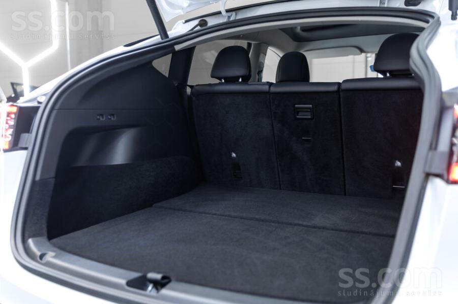 Balts Tesla Model Y 2022 Rīga, ar dzinēja tilpumu 0.00 L un nobraukumu 112 tūkst. km par 32740 €, foto 10 vietnē AUTOMOTO.COM.LV