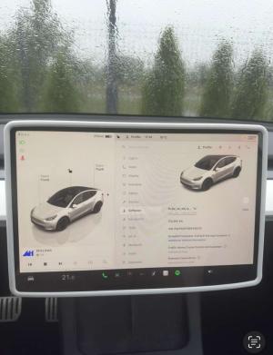 White Tesla Model Y 2022 in Vilnius, with an engine capacity of 0.00 L and mileage of 114 thousand km for 33880 €, photo 11 on AUTOMOTO.COM.LV