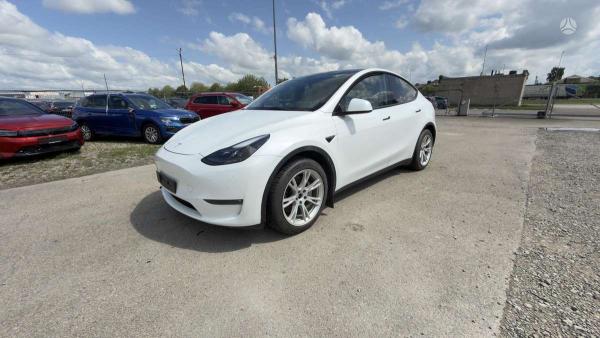 Balts Tesla Model Y 2022 Šauļi, ar dzinēja tilpumu 0.00 L un nobraukumu 97 tūkst. km par 25350 €, foto 2 vietnē AUTOMOTO.COM.LV