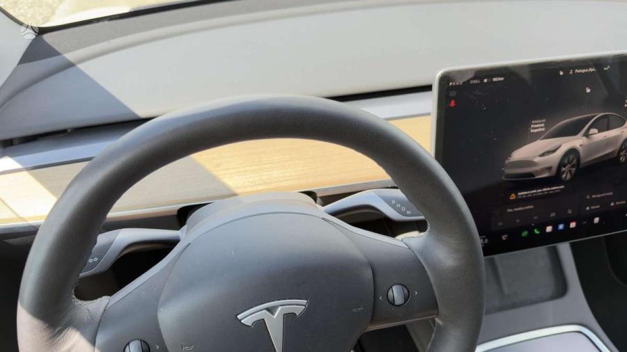 White Tesla Model Y 2022 in Siauliai, with an engine capacity of 0.00 L and mileage of 97 thousand km for 25350 €, photo 12 on AUTOMOTO.COM.LV