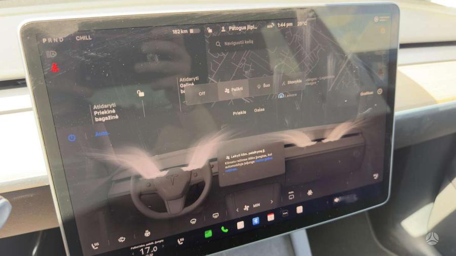 White Tesla Model Y 2022 in Siauliai, with an engine capacity of 0.00 L and mileage of 97 thousand km for 25350 €, photo 16 on AUTOMOTO.COM.LV