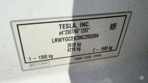White Tesla Model Y 2022 in Siauliai, with an engine capacity of 0.00 L and mileage of 97 thousand km for 25350 €, photo 29 on AUTOMOTO.COM.LV