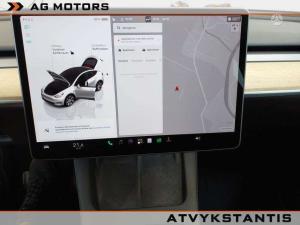 White Tesla Model Y 2022 in Vilnius, with an engine capacity of 0.00 L and mileage of 99 thousand km for 33900 €, photo 8 on AUTOMOTO.COM.LV