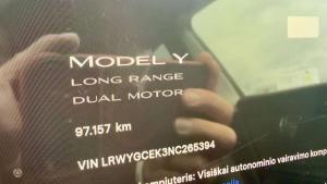 White Tesla Model Y 2022 in Siauliai, with an engine capacity of 0.00 L and mileage of 97 thousand km for 24650 €, photo 17 on AUTOMOTO.COM.LV