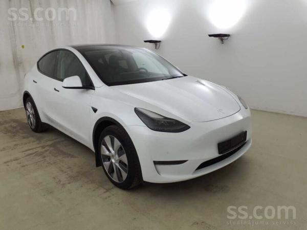 Balts Tesla Model Y 2022 Rīga, ar dzinēja tilpumu 0.00 L un nobraukumu 74 tūkst. km par 33990 €, foto 1 vietnē AUTOMOTO.COM.LV
