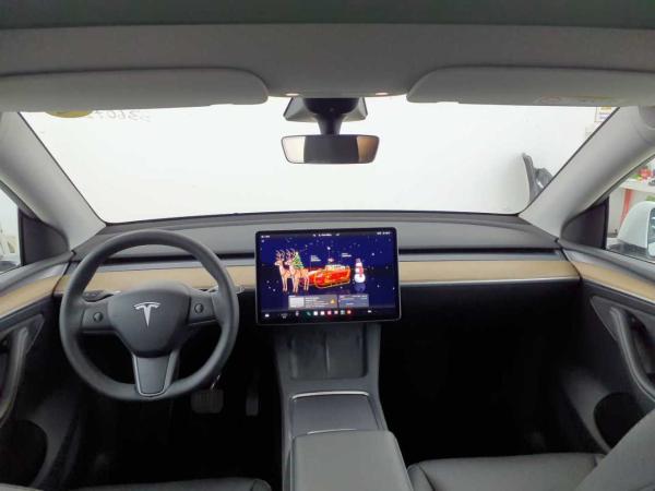 Balts Tesla Model Y 2022 Rīga, ar dzinēja tilpumu 0.00 L un nobraukumu 74 tūkst. km par 33990 €, foto 6 vietnē AUTOMOTO.COM.LV