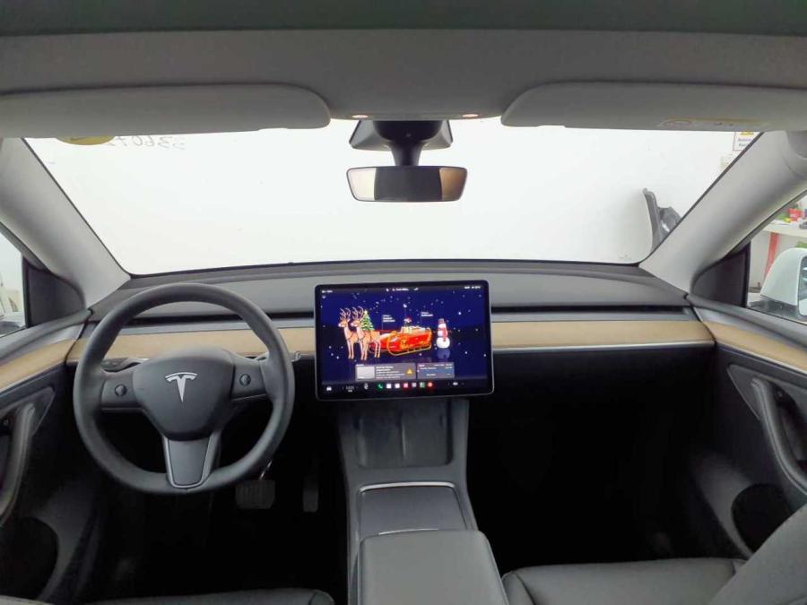 Balts Tesla Model Y 2022 Rīga, ar dzinēja tilpumu 0.00 L un nobraukumu 74 tūkst. km par 33990 €, foto 7 vietnē AUTOMOTO.COM.LV