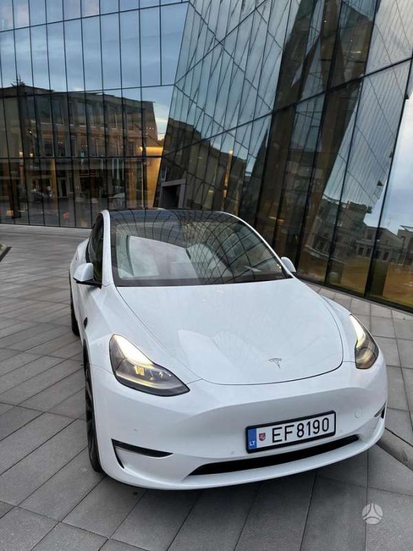 Balts Tesla Model Y 2022 Viļņa, ar dzinēja tilpumu 0.00 L un nobraukumu 76 tūkst. km par 32500 €, foto 8 vietnē AUTOMOTO.COM.LV