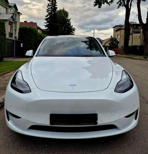 Balts Tesla Model Y 2022 Kauņa, ar dzinēja tilpumu 0.00 L un nobraukumu 85 tūkst. km par 29999 €, foto 5 vietnē AUTOMOTO.COM.LV