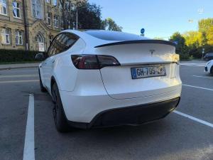 Balts Tesla Model Y 2022 Viļņa, ar dzinēja tilpumu 0.00 L un nobraukumu 106 tūkst. km par 30000 €, foto 9 vietnē AUTOMOTO.COM.LV