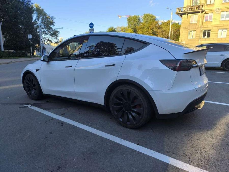 Balts Tesla Model Y 2022 Viļņa, ar dzinēja tilpumu 0.00 L un nobraukumu 106 tūkst. km par 30000 €, foto 10 vietnē AUTOMOTO.COM.LV