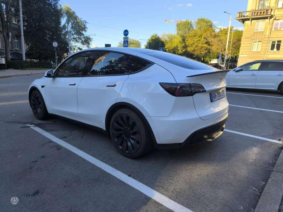 Balts Tesla Model Y 2022 Viļņa, ar dzinēja tilpumu 0.00 L un nobraukumu 106 tūkst. km par 30000 €, foto 11 vietnē AUTOMOTO.COM.LV