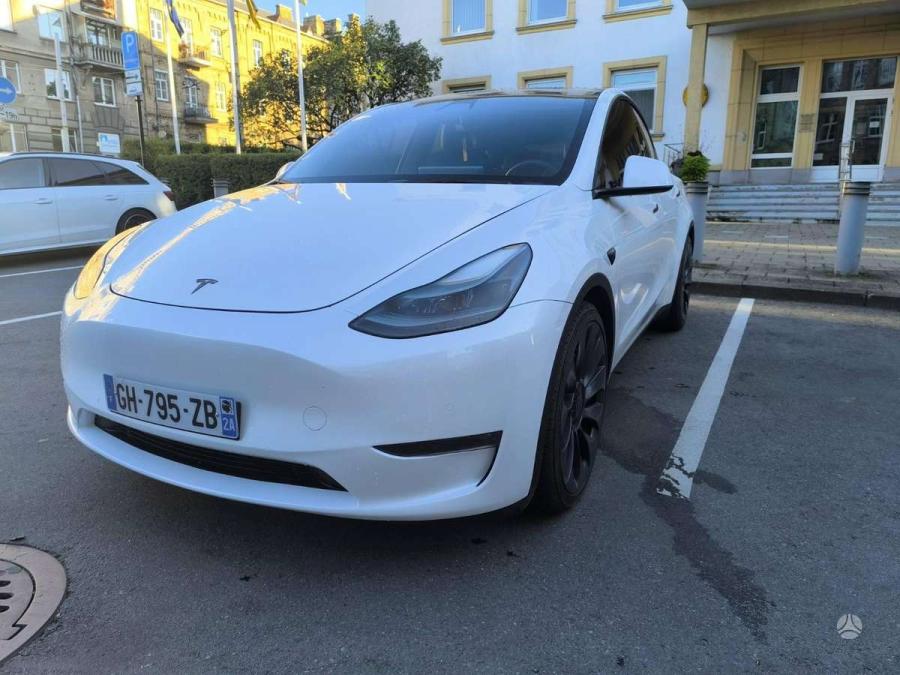 Balts Tesla Model Y 2022 Viļņa, ar dzinēja tilpumu 0.00 L un nobraukumu 106 tūkst. km par 30000 €, foto 13 vietnē AUTOMOTO.COM.LV