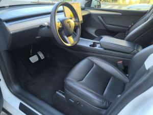 Balts Tesla Model Y 2022 Viļņa, ar dzinēja tilpumu 0.00 L un nobraukumu 106 tūkst. km par 30000 €, foto 15 vietnē AUTOMOTO.COM.LV