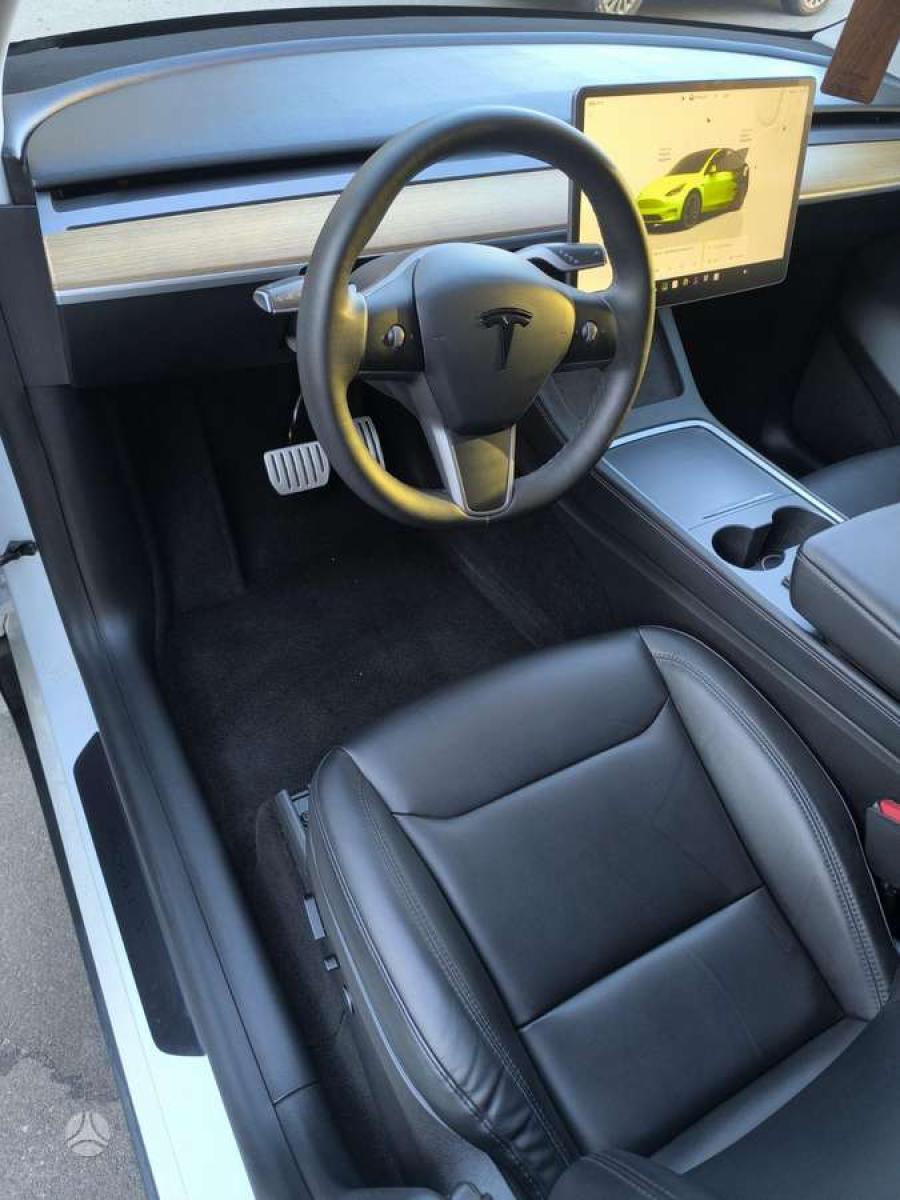 Balts Tesla Model Y 2022 Viļņa, ar dzinēja tilpumu 0.00 L un nobraukumu 106 tūkst. km par 30000 €, foto 16 vietnē AUTOMOTO.COM.LV