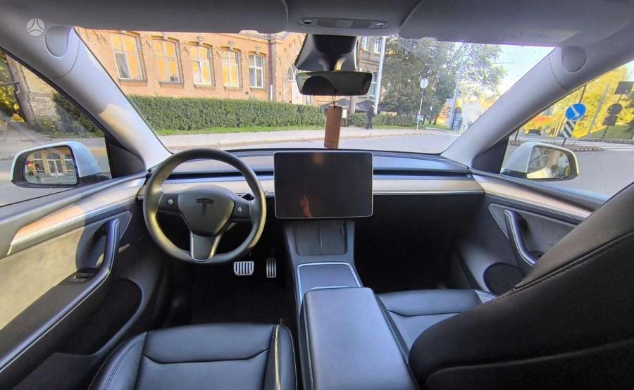 Balts Tesla Model Y 2022 Viļņa, ar dzinēja tilpumu 0.00 L un nobraukumu 106 tūkst. km par 30000 €, foto 17 vietnē AUTOMOTO.COM.LV