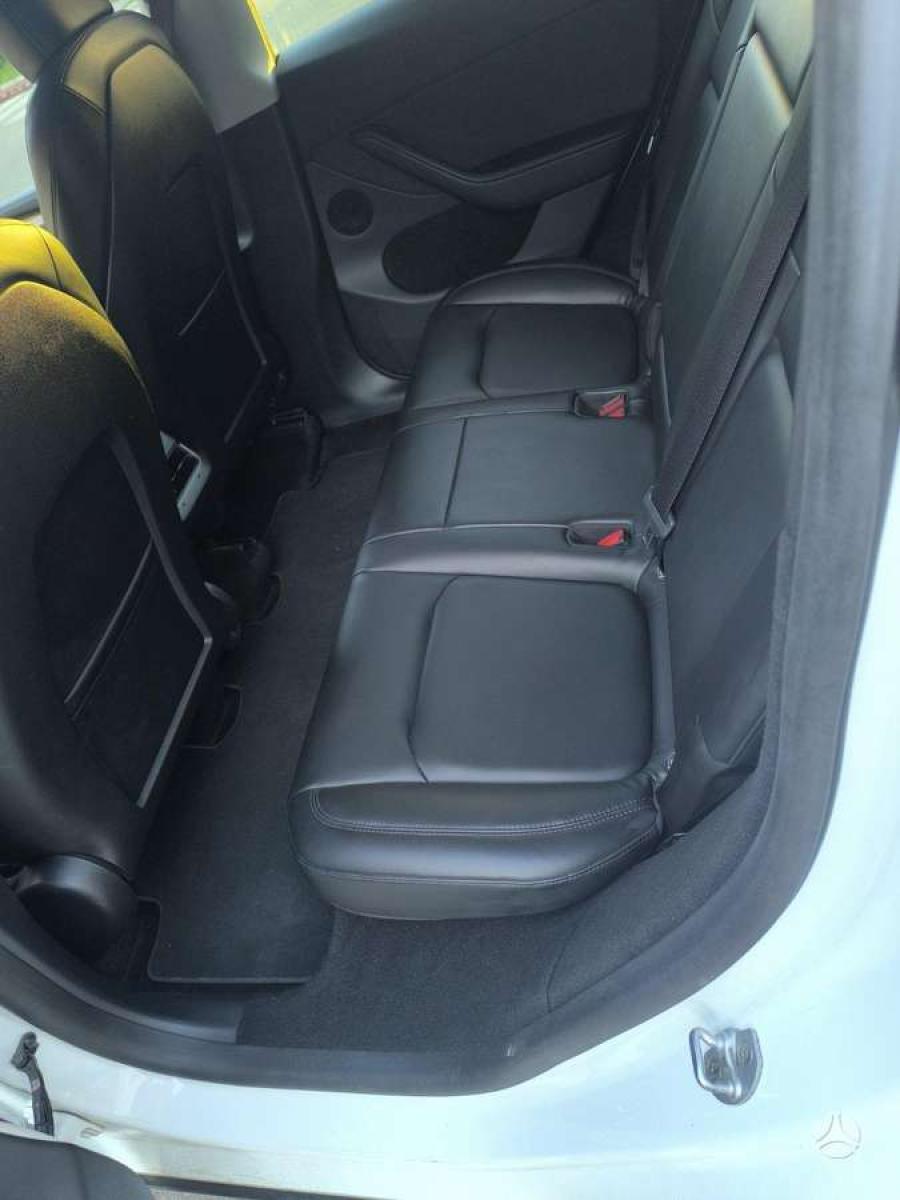 Balts Tesla Model Y 2022 Viļņa, ar dzinēja tilpumu 0.00 L un nobraukumu 106 tūkst. km par 30000 €, foto 21 vietnē AUTOMOTO.COM.LV