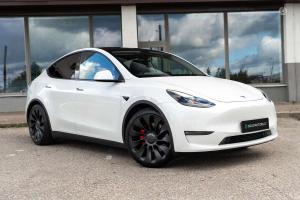Balts Tesla Model Y 2022 Viļņa, ar dzinēja tilpumu 0.00 L un nobraukumu 53 tūkst. km par 34000 €, foto  vietnē AUTOMOTO.COM.LV