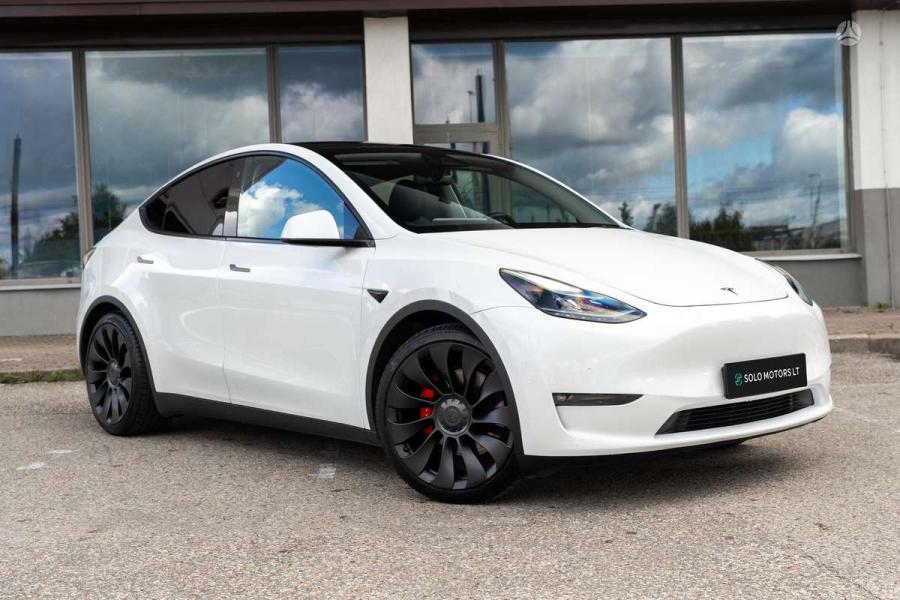 Balts Tesla Model Y 2022 Viļņa, ar dzinēja tilpumu 0.00 L un nobraukumu 53 tūkst. km par 34000 €, foto 1 vietnē AUTOMOTO.COM.LV