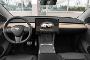 Balts Tesla Model Y 2022 Viļņa, ar dzinēja tilpumu 0.00 L un nobraukumu 53 tūkst. km par 34000 €, foto 18 vietnē AUTOMOTO.COM.LV
