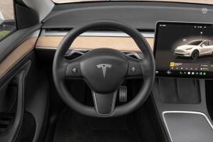 Balts Tesla Model Y 2022 Viļņa, ar dzinēja tilpumu 0.00 L un nobraukumu 53 tūkst. km par 34000 €, foto 19 vietnē AUTOMOTO.COM.LV