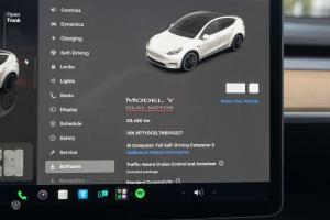 Balts Tesla Model Y 2022 Viļņa, ar dzinēja tilpumu 0.00 L un nobraukumu 53 tūkst. km par 34000 €, foto 24 vietnē AUTOMOTO.COM.LV