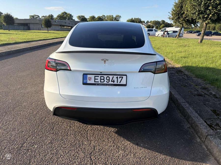 Balts Tesla Model Y 2022 Kauņa, ar dzinēja tilpumu 0.00 L un nobraukumu 68 tūkst. km par 34000 €, foto 5 vietnē AUTOMOTO.COM.LV