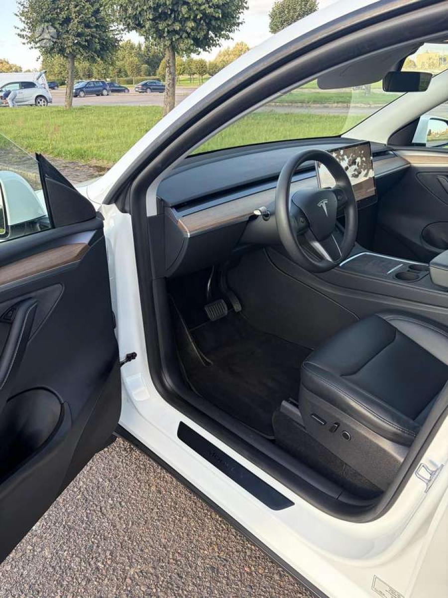 Balts Tesla Model Y 2022 Kauņa, ar dzinēja tilpumu 0.00 L un nobraukumu 68 tūkst. km par 34000 €, foto 29 vietnē AUTOMOTO.COM.LV