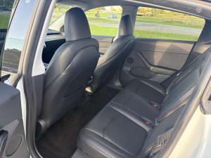 Balts Tesla Model Y 2022 Kauņa, ar dzinēja tilpumu 0.00 L un nobraukumu 68 tūkst. km par 34000 €, foto 32 vietnē AUTOMOTO.COM.LV