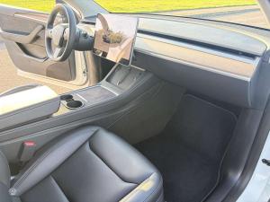 Balts Tesla Model Y 2022 Kauņa, ar dzinēja tilpumu 0.00 L un nobraukumu 68 tūkst. km par 34000 €, foto 36 vietnē AUTOMOTO.COM.LV