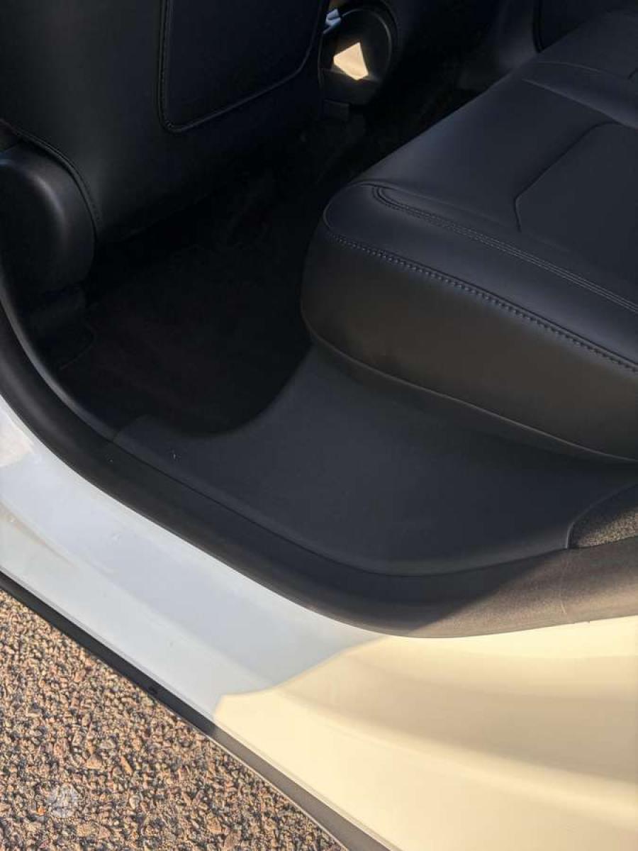 Balts Tesla Model Y 2022 Kauņa, ar dzinēja tilpumu 0.00 L un nobraukumu 68 tūkst. km par 34000 €, foto 39 vietnē AUTOMOTO.COM.LV