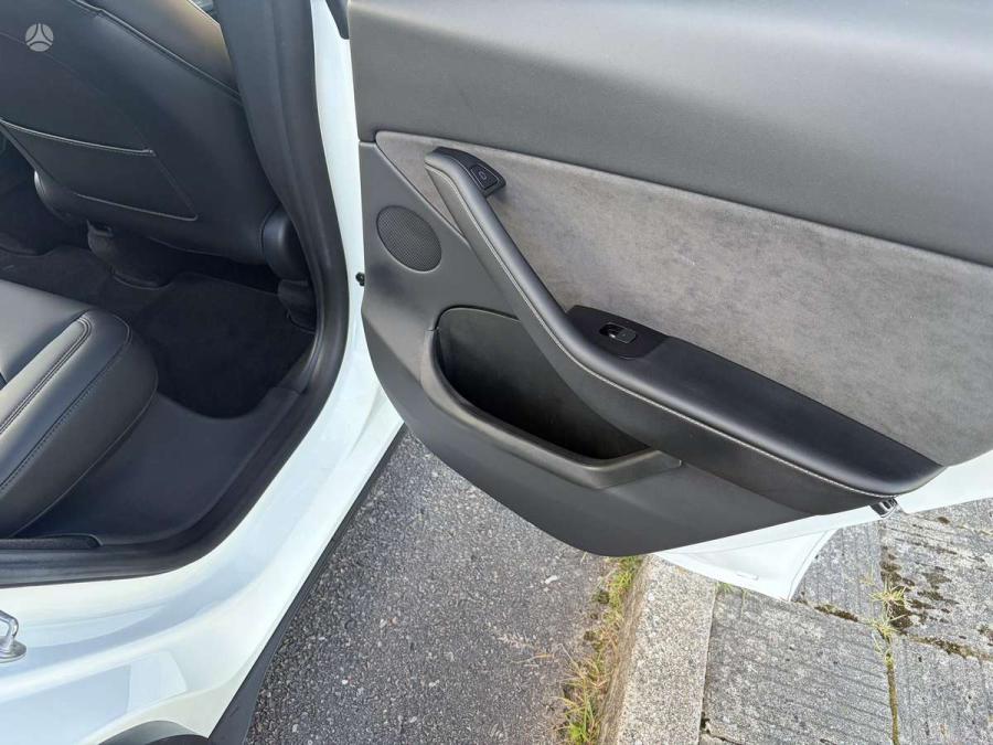 Balts Tesla Model Y 2022 Kauņa, ar dzinēja tilpumu 0.00 L un nobraukumu 68 tūkst. km par 34000 €, foto 41 vietnē AUTOMOTO.COM.LV