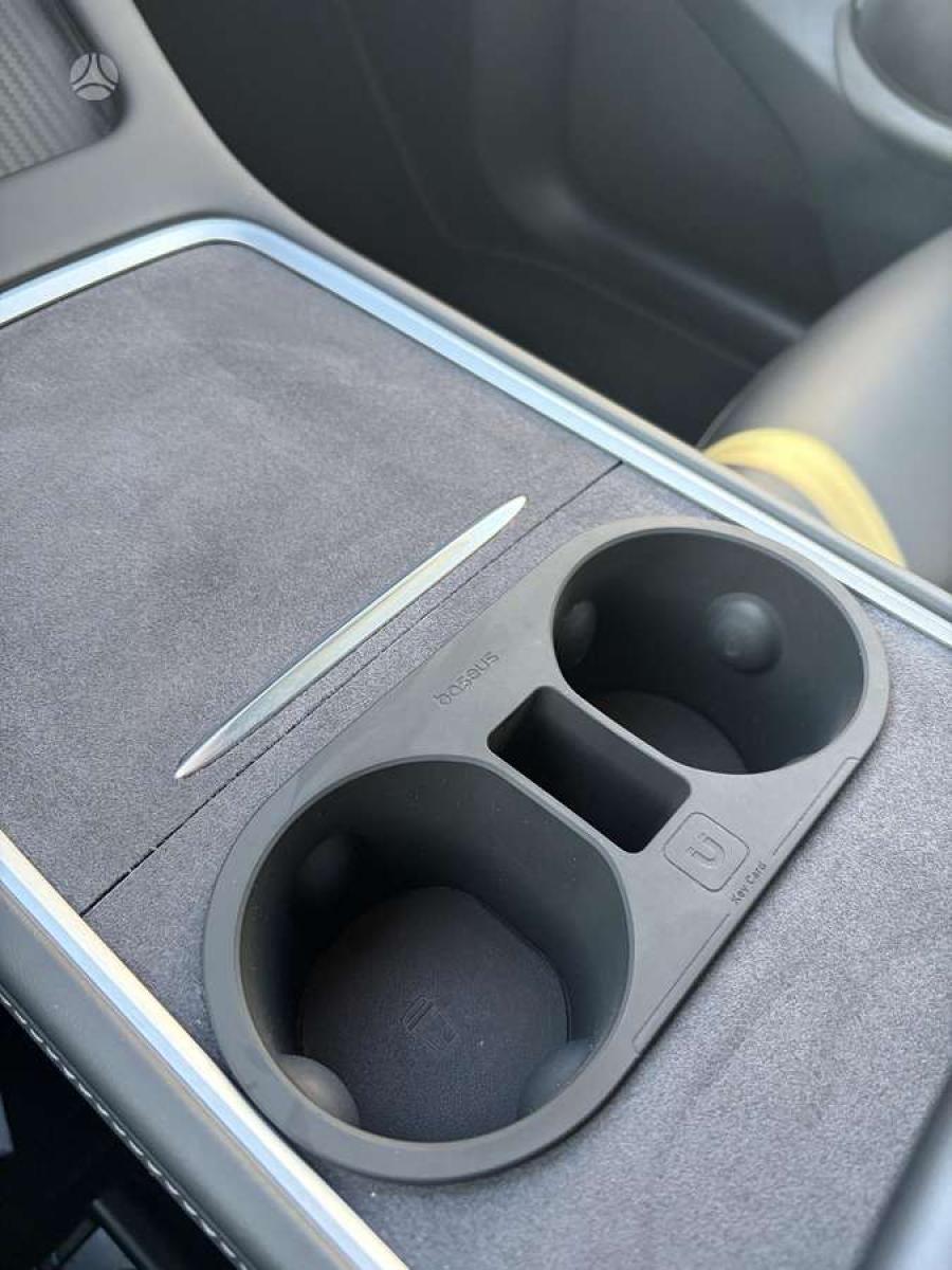 Balts Tesla Model Y 2022 Kauņa, ar dzinēja tilpumu 0.00 L un nobraukumu 68 tūkst. km par 34000 €, foto 43 vietnē AUTOMOTO.COM.LV
