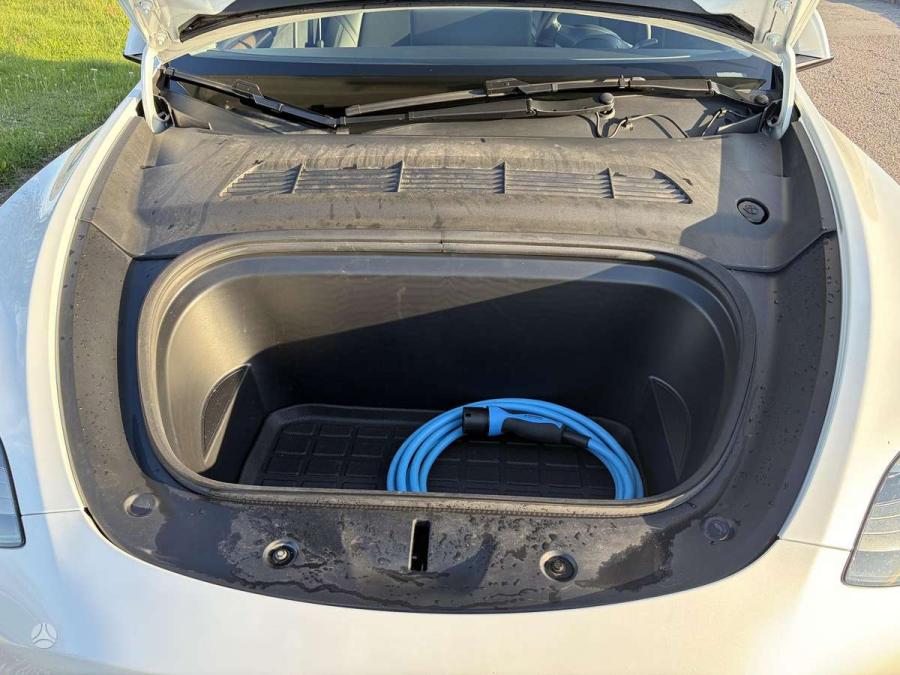 Balts Tesla Model Y 2022 Kauņa, ar dzinēja tilpumu 0.00 L un nobraukumu 68 tūkst. km par 34000 €, foto 48 vietnē AUTOMOTO.COM.LV